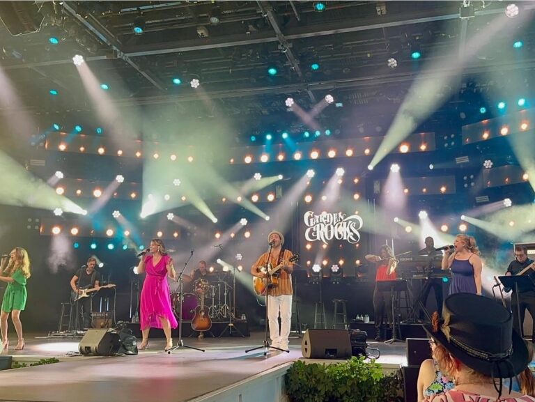 Gilly and the Girl Band Wows the Crowd - Noire Productions